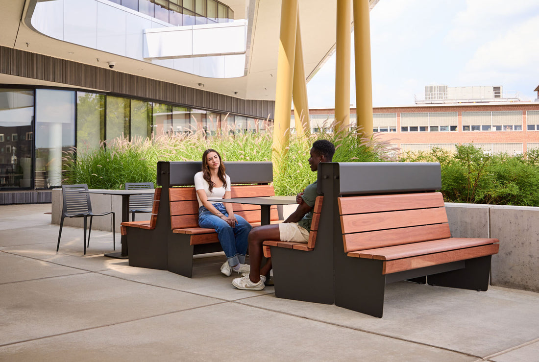 landscapeforms – Blue Box